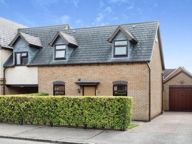 2 Bedroom End Of Terrace House For Sale In Kingsmead