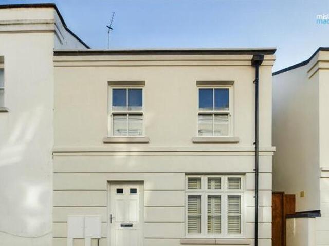 2 Bedroom End Of Terrace House For Sale In Hove, East Sussex