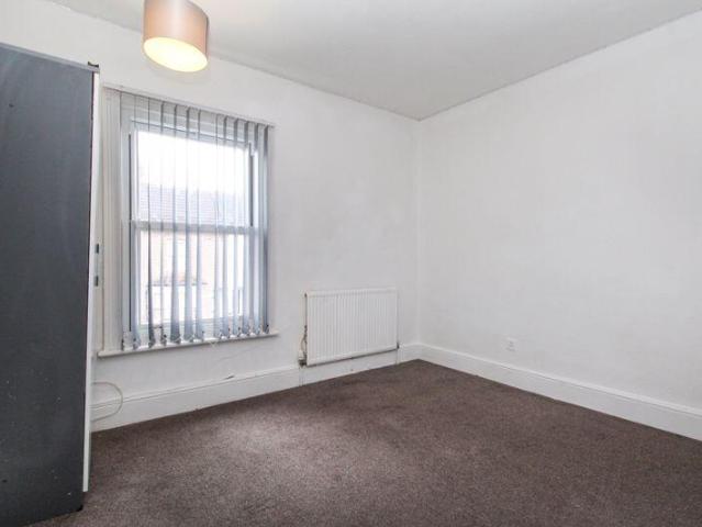 2 bedroom end of terrace house for sale in Howard Avenue, Bedford MK40