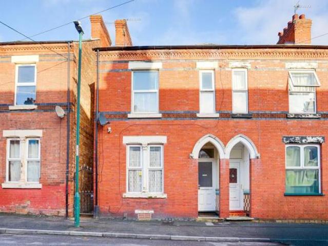 2 bedroom end of terrace house for sale in Holborn Avenue, Nottingham, NG2