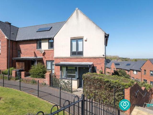 2 bedroom end of terrace house for sale in Honeysuckle Road, Wincobank, S5 6FF, S5