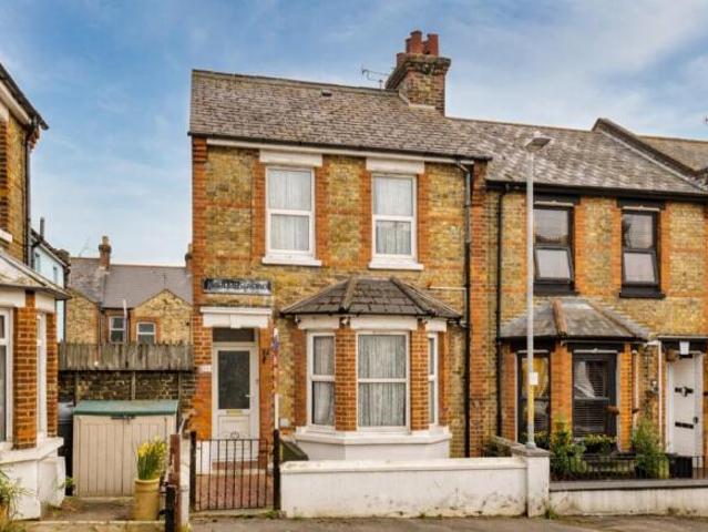 2 bedroom end of terrace house for sale in Hardres Road, Ramsgate, Kent, CT11