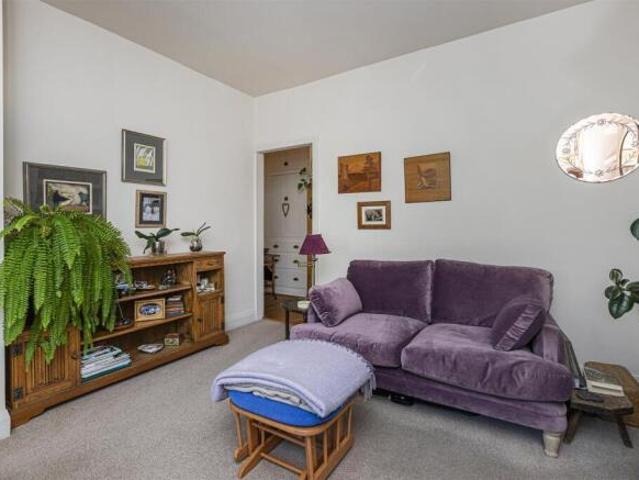 2 bedroom end of terrace house for sale in Heatherfield Crescent, Marsh, Huddersfield, HD1