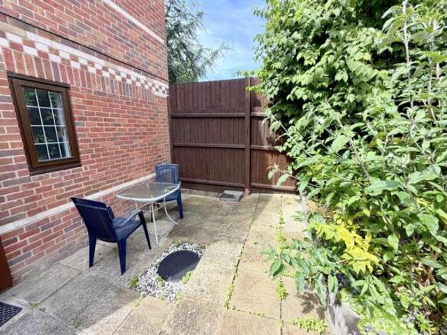 2 bedroom end of terrace house for sale in Heckford Road, Poole, BH15
