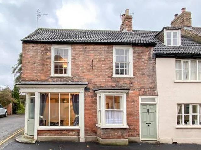 2 bedroom end of terrace house for sale in High Street Berkeley GL13 9BH GL13