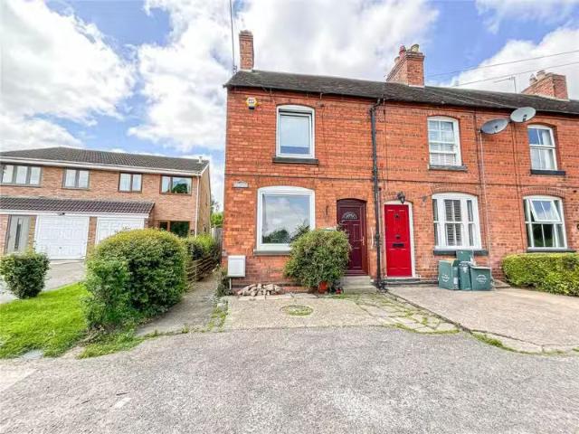 2 bedroom end of terrace house for sale in Hints Road, Hopwas.