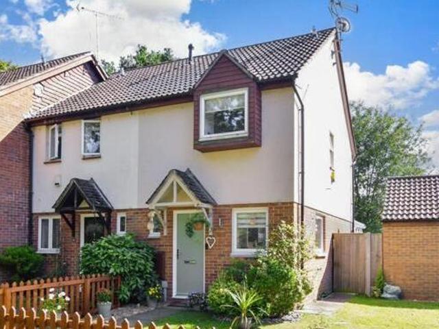 2 Bedroom End Of Terrace House For Sale In Hutton, Brentwood