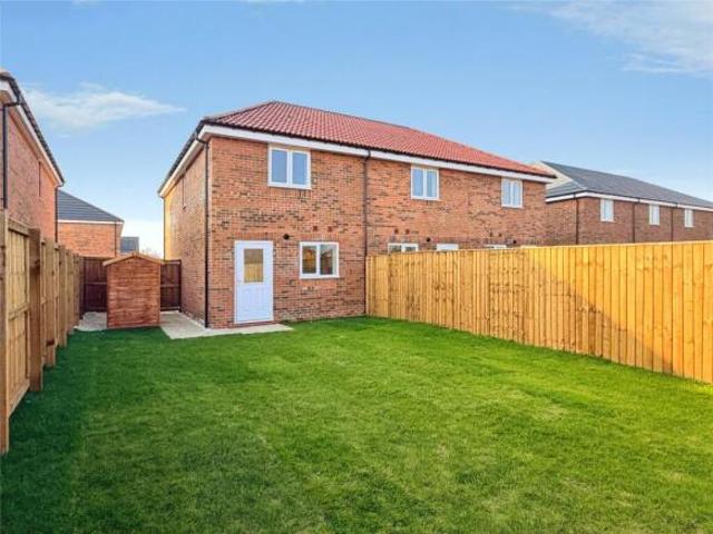 2 bedroom end of terrace house for sale in Hurdle Crescent, Doncaster, South Yorkshire, DN4