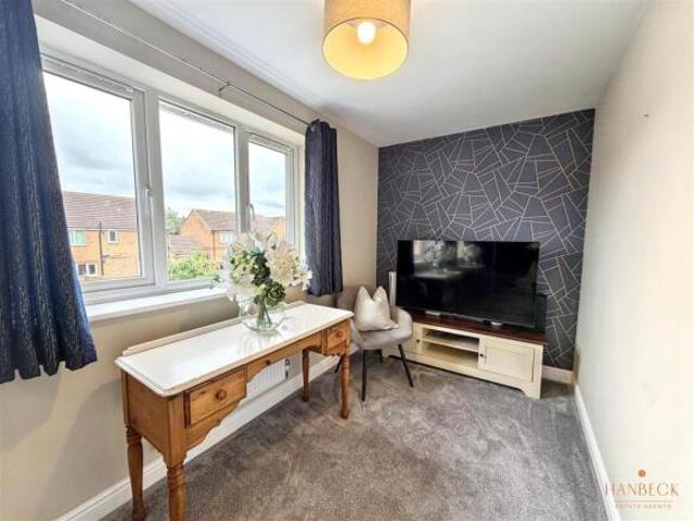 2 bedroom end of terrace house for sale in Hyde Park Road, Kingswood, Hull, HU7