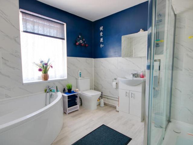 2 bedroom end of terrace house for sale in Itchen! Four Piece Bathroom! Gorgeous Garden!,SO19