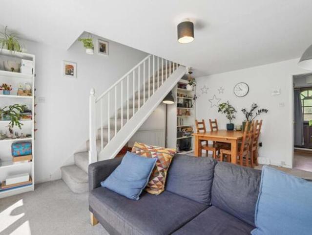2 bedroom end of terrace house for sale in Otters Reach, Kennington, OX1