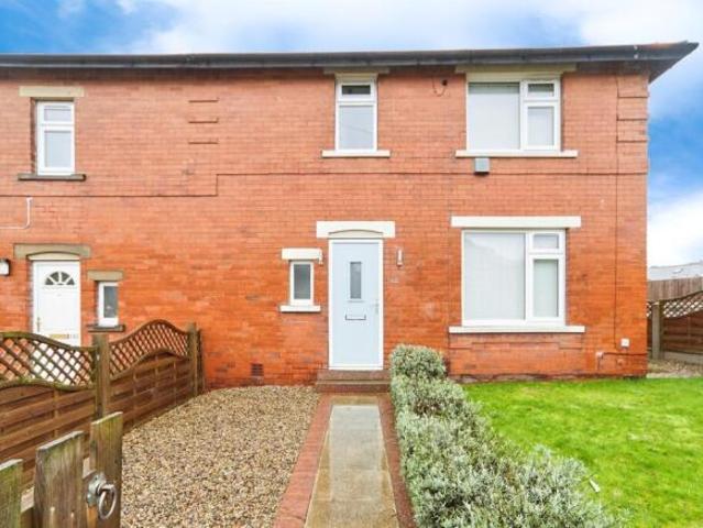 2 bedroom end of terrace house for sale in Low Lane, Horsforth, Leeds, LS18