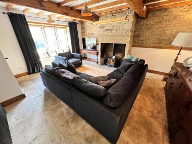 2 bedroom end of terrace house for sale in Lowerhouses Lane, Huddersfield, HD5