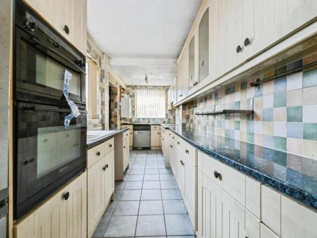 2 bedroom end of terrace house for sale in Logan Street, Nottingham, NG6