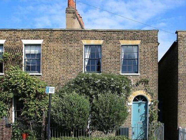 2 Bedroom End Of Terrace House For Sale In London