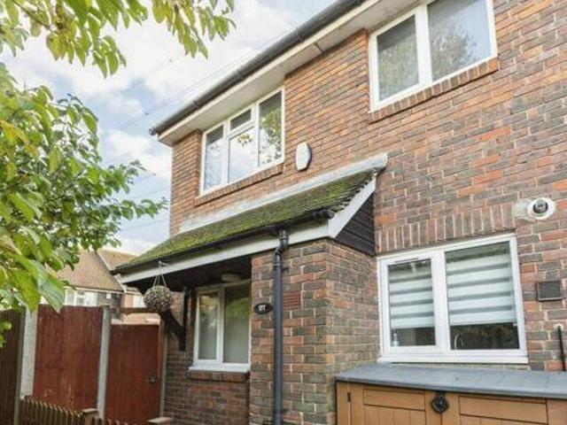 2 Bedroom End Of Terrace House For Sale In London