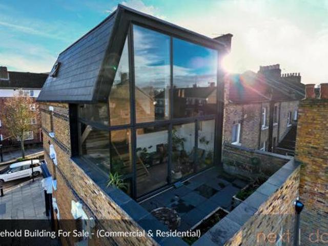 2 Bedroom End Of Terrace House For Sale In London
