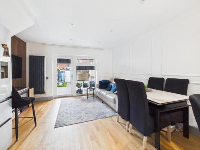 2 bedroom end of terrace house for sale in Leven Street, Tilehurst, Reading, RG30