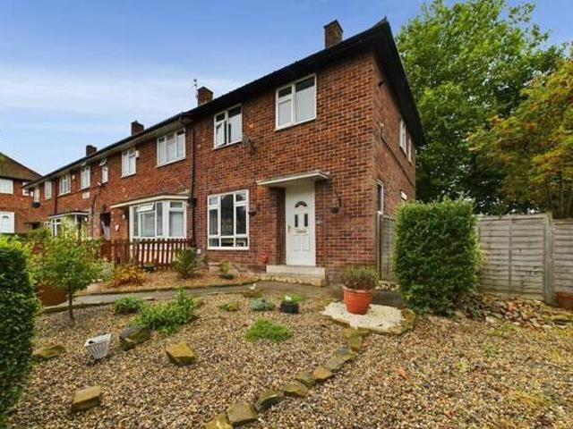 2 Bedroom End Of Terrace House For Sale In Leeds