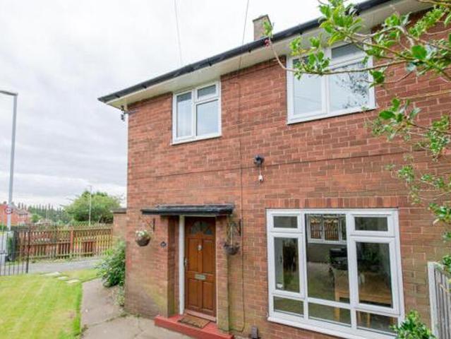 2 Bedroom End Of Terrace House For Sale In Leeds
