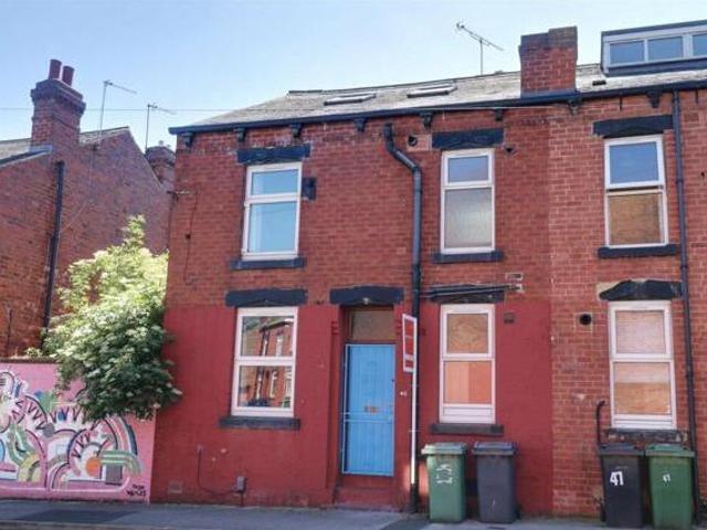 2 Bedroom End Of Terrace House For Sale In Leeds, West Yorkshire