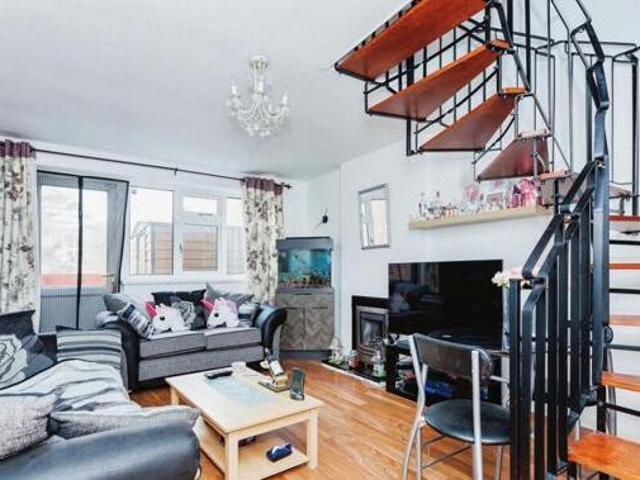 2 Bedroom End Of Terrace House For Sale In Leicester