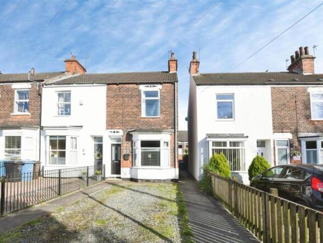 2 bedroom end of terrace house for sale in Lime Tree Avenue, Sutton On Hull, HU7