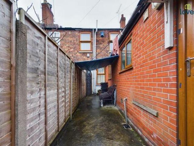 2 Bedroom End Of Terrace House For Sale In Lincoln