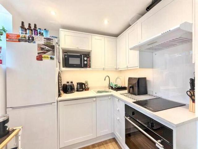2 bedroom end of terrace house for sale in Motcombe Lane, Eastbourne, BN21