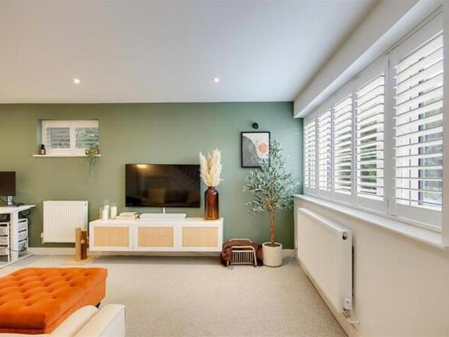 2 bedroom end of terrace house for sale in Montreal Way, Worthing, BN13