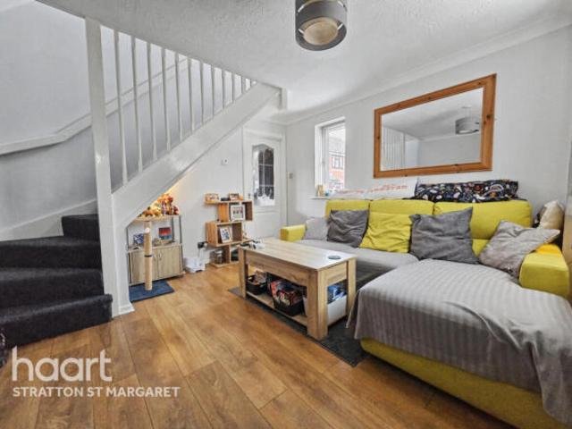 2 bedroom end of terrace house for sale in Mallard Close, Swindon, SN3