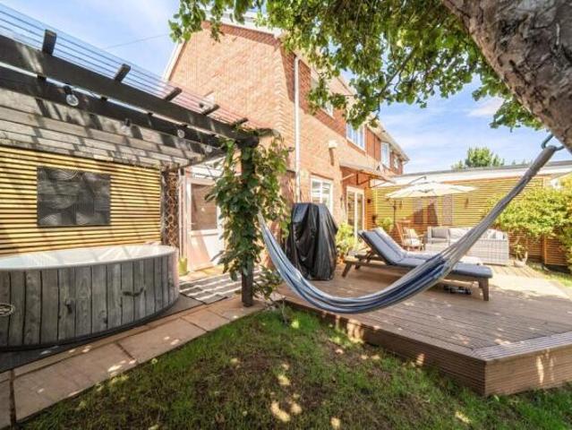 2 bedroom end of terrace house for sale in Merlin Crescent, Exeter, EX4