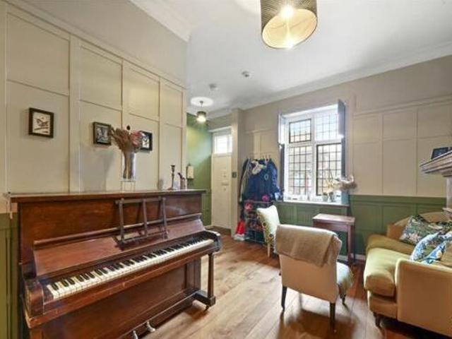 2 Bedroom End Of Terrace House For Sale In Mile End Road, London