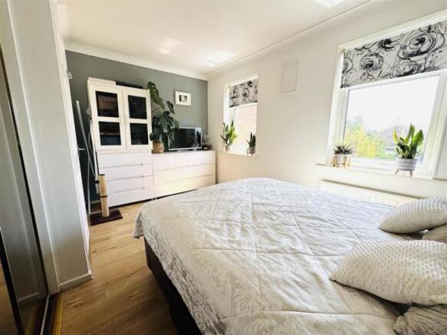 2 bedroom end of terrace house for sale in Milnrow, Ipswich, IP2
