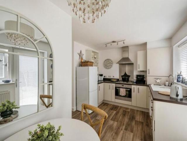 2 bedroom end of terrace house for sale in North Street, Hyde Park, Doncaster, DN4