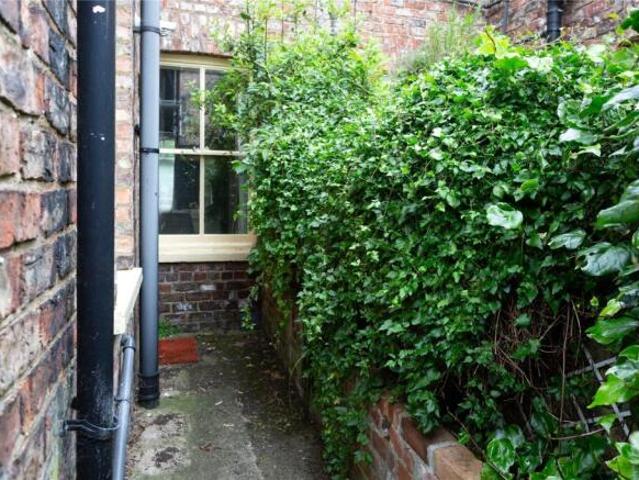 2 bedroom end of terrace house for sale in North Parade, York, North Yorkshire, YO30