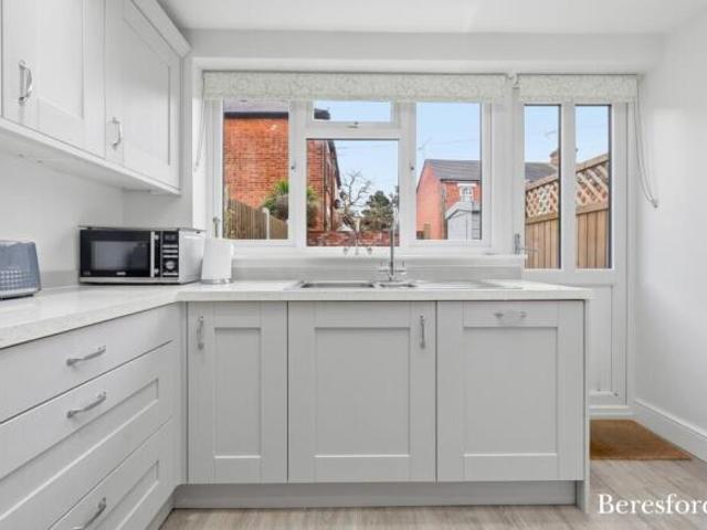2 bedroom end of terrace house for sale in North Road Avenue, Brentwood, CM14