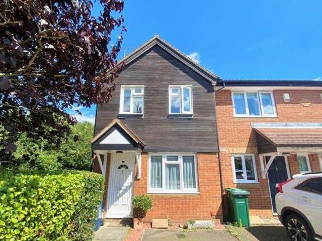 2 Bedroom End Of Terrace House For Sale In New Barnet