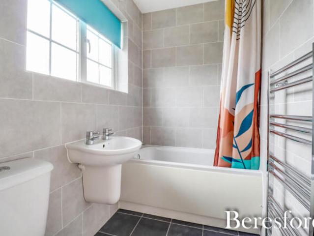 2 bedroom end of terrace house for sale in Nita Road, Warley, CM14