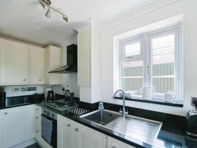 2 bedroom end of terrace house for sale in Snowdon Close, Eastbourne, BN23