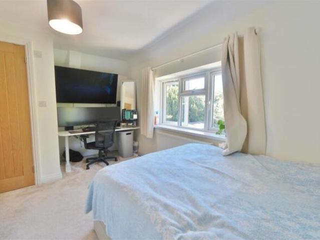 2 bedroom end of terrace house for sale in South Green, Slough, SL1