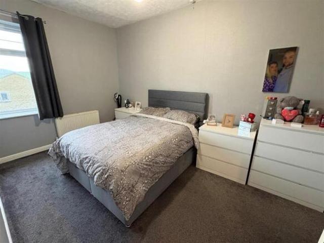 2 bedroom end of terrace house for sale in South Street, Denholme, Bradford, BD13