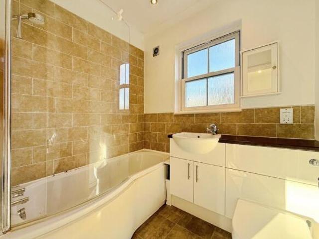2 bedroom end of terrace house for sale in South Primrose Hill, Chelmsford, CM1