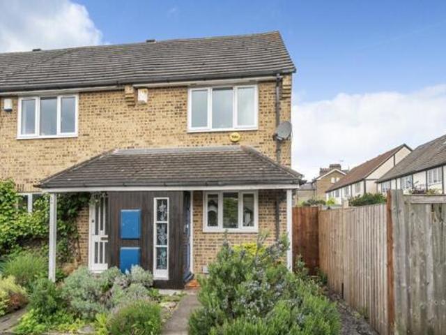 2 Bedroom End Of Terrace House For Sale In South Woodford, London