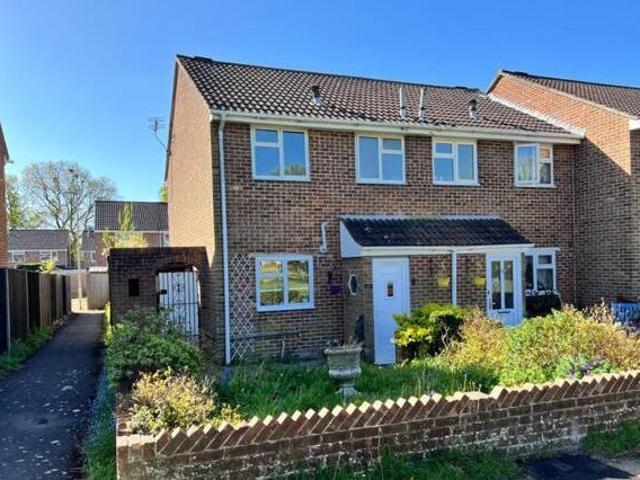 2 Bedroom End Of Terrace House For Sale In Southampton, Hampshire
