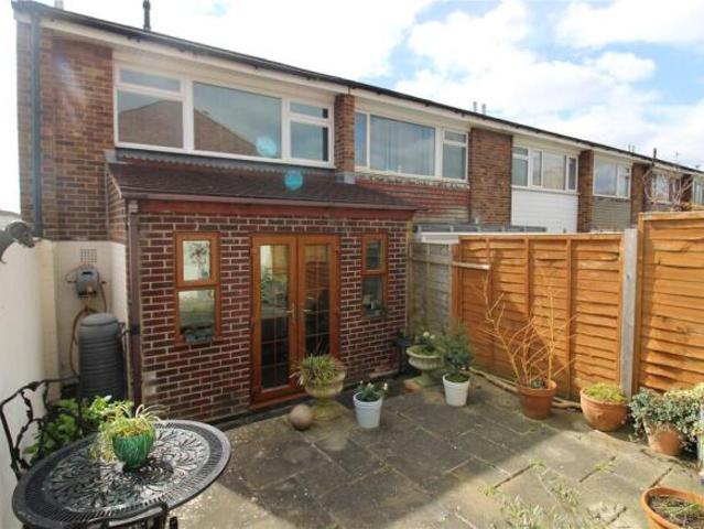 2 bedroom end of terrace house for sale in Southampton Road, Portsmouth, Hampshire, PO6