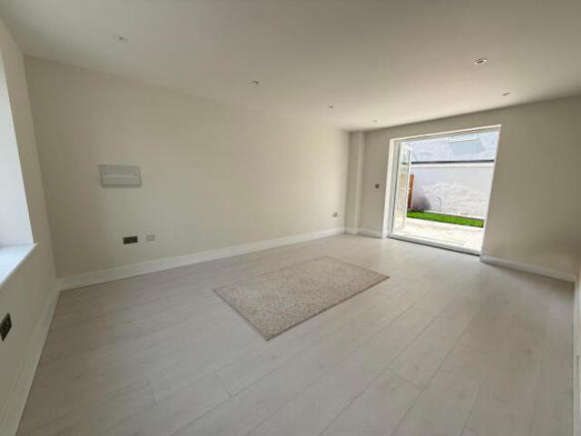 2 bedroom end of terrace house for sale in Savernake Road, Essex, Chelmsford, CM1