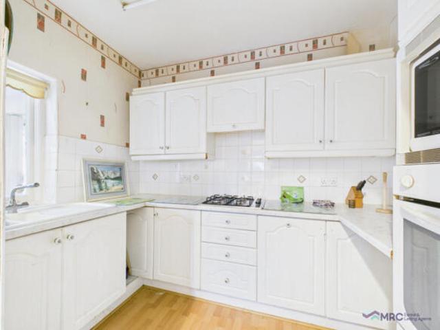 2 bedroom end of terrace house for sale in Seafield Avenue, Hull, HU9