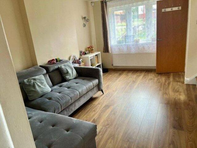 2 bedroom end of terrace house for sale in Sharpley Drive, Beaumont Leys, Leicester, LE4