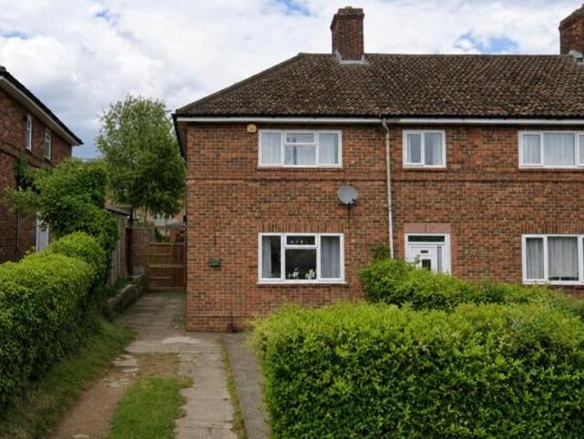 2 bedroom end of terrace house for sale in St Martins Road, Oxford, OX4